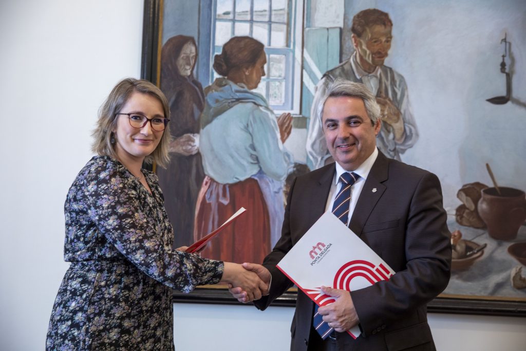 Câmara De Ponta Delgada Renova Apoio Com A Apav Açores Rádio Atlântida